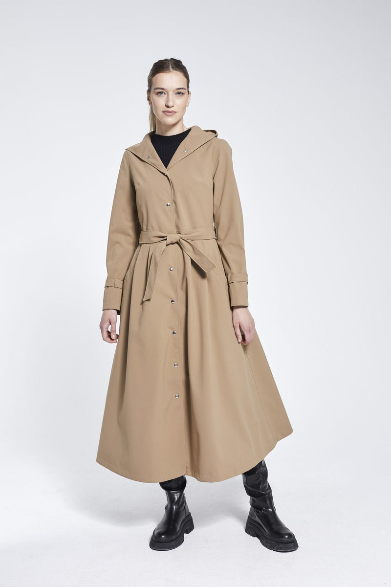 Ducktail Rainwear I SAND ICONIC RAINCOAT - recycled materials– Sasski.com